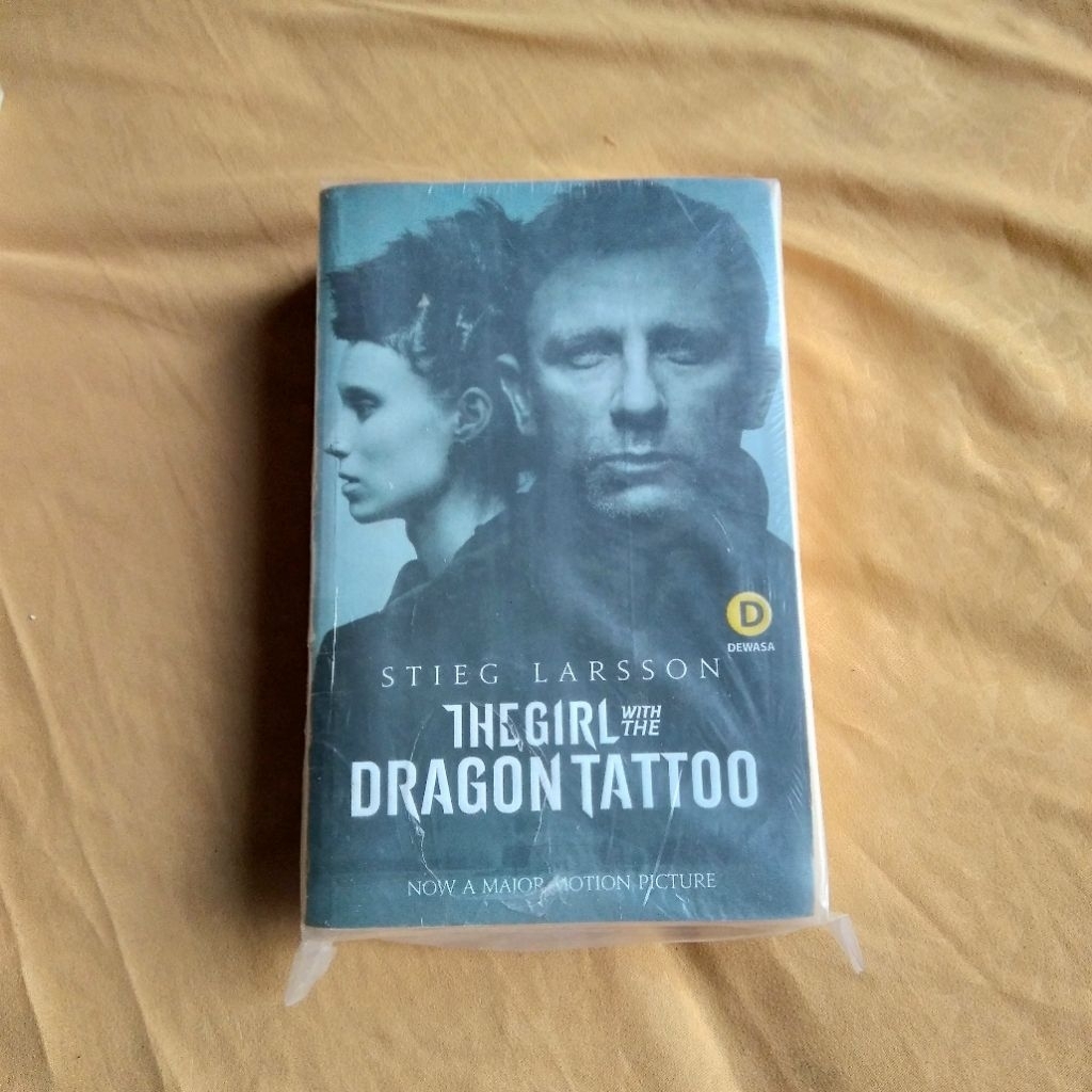 Jual The Girl With The Dragon Tattoo - Stieg Larsson | Shopee Indonesia