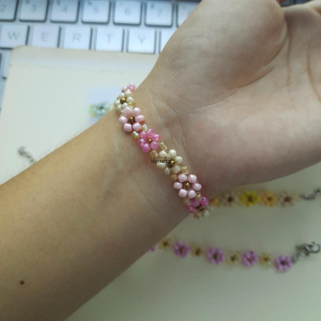 Jual Flower bead bracelet - gelang manik bunga | Shopee Indonesia