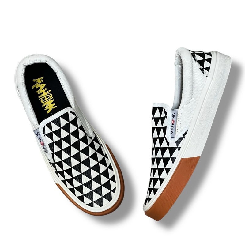 Jual SEPATU MAHONK - Slip On Piramide Gum Pria Wanita Original Lokal ...