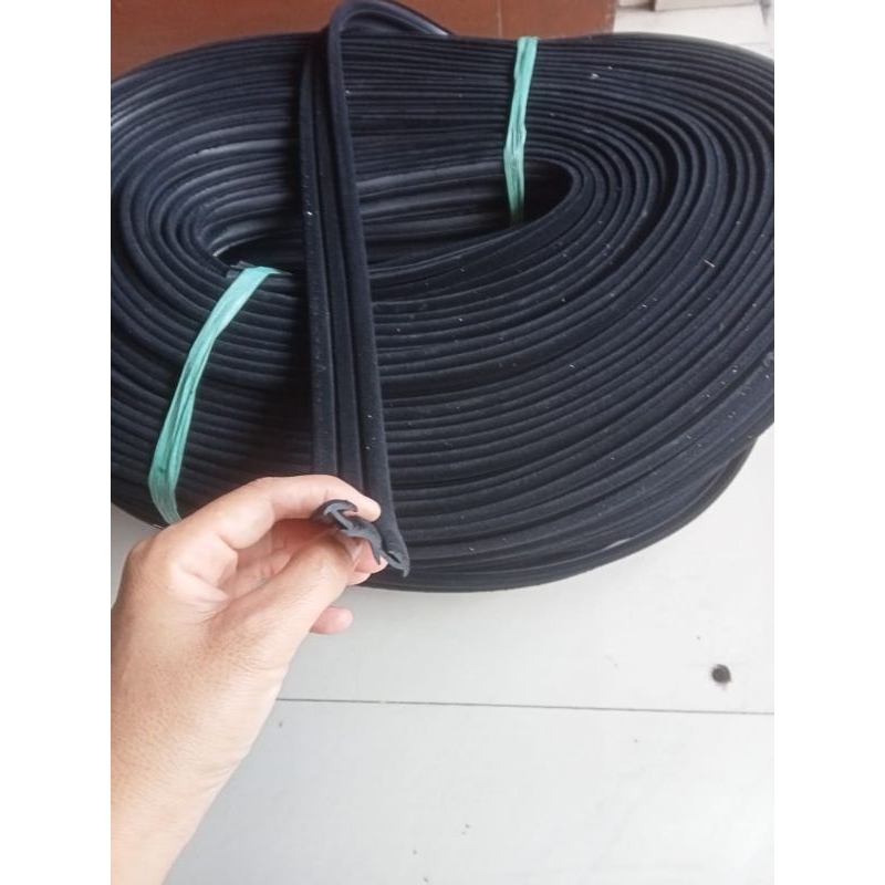 Jual Karet Kaca/Buludru Run Channel 023 Sedang Lebar 3 cm harga/meter ...