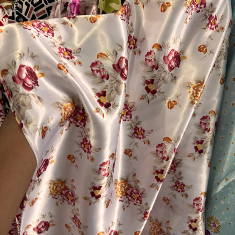 Jual Kain Satin Silk Premium - kain silk motif bunga - kain bahan motif ...