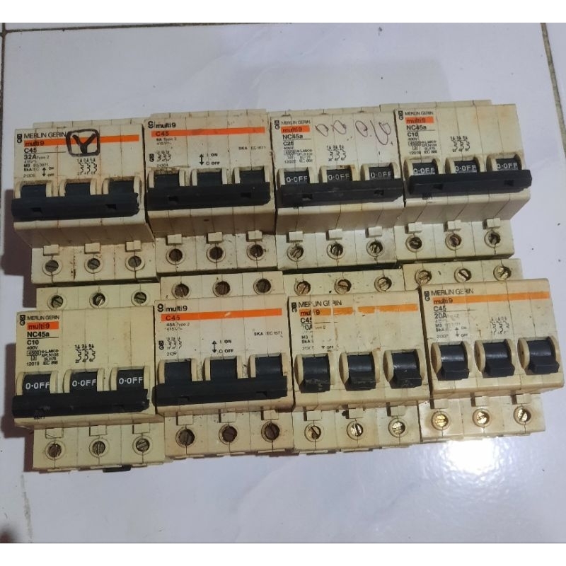 Jual MCB Merlin Gerin Hitam 3P Bekas Normal | Shopee Indonesia