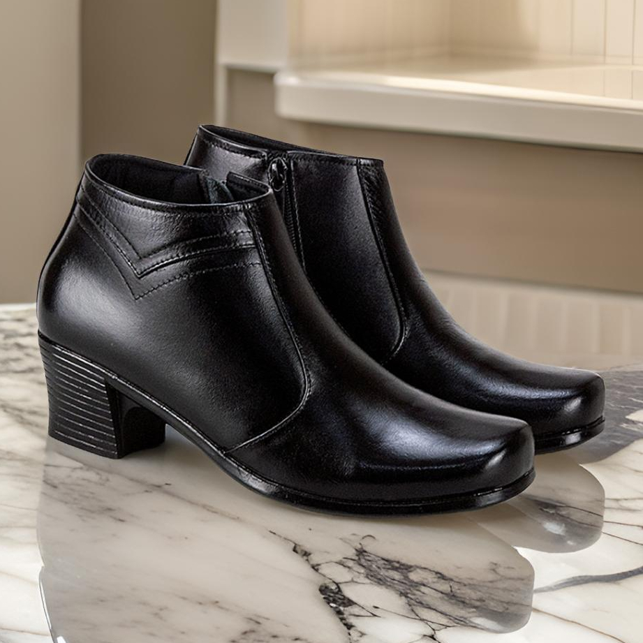 Jual Sepatu Boots Formal Wanita Kulit Hitam Heels 5cm big size 41 42 43 ...