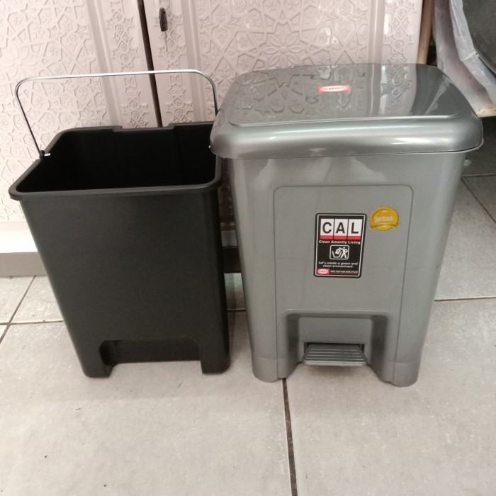Jual Tempat Sampah Injak 10 Liter Shinpo 710 Plastik / Kotak Sampah CAL Segi Dust Bin Perumahan ...