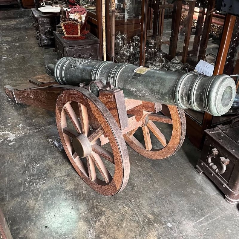Jual Meriam Perunggu VOC Belanda dengan Stand Roda Kayu Besi Antik ...