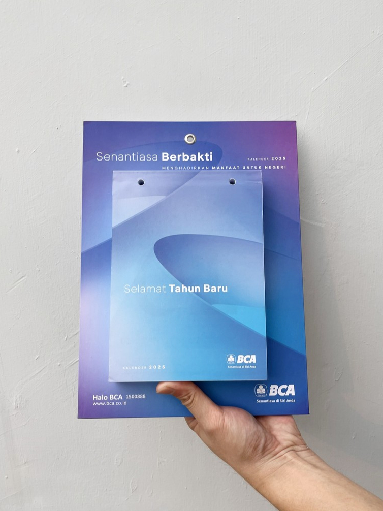 Jual Kalender Meja / Dinding Bulanan Exclusive BANK BCA 2025 | Shopee ...