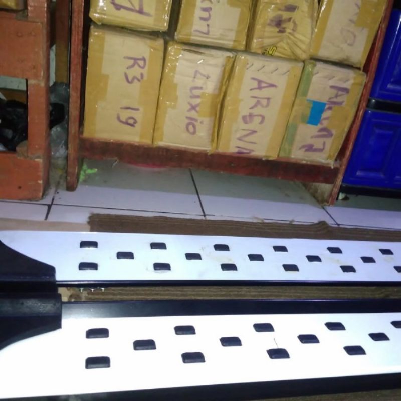 Jual foot step injakan kaki Samping mobil Avanza Xenia lama | Shopee ...