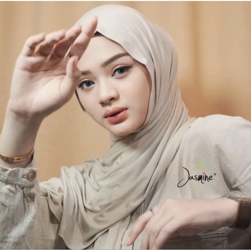 Jual Pashmina Kaos Jasmine Turkey Bahan Cotton Rayon | Shopee Indonesia