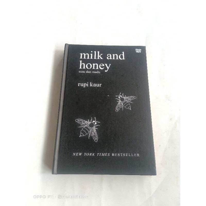 Jual NOVEL MILK AND HONEY SUSU DAN MADU RUPI KAUR | Shopee Indonesia