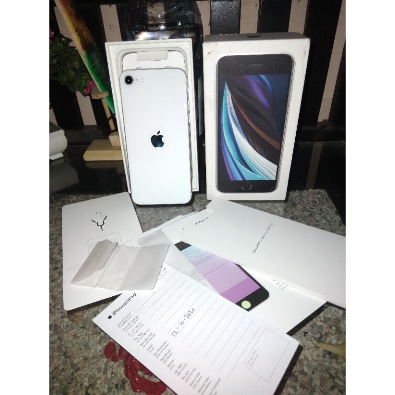 Jual Iphone SE gen 2 2020 second ibox | Shopee Indonesia
