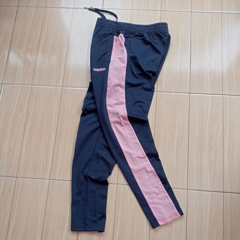 Jual TRAINING ADIDONG CEWEK/PRELOVED/THRIFT | Shopee Indonesia