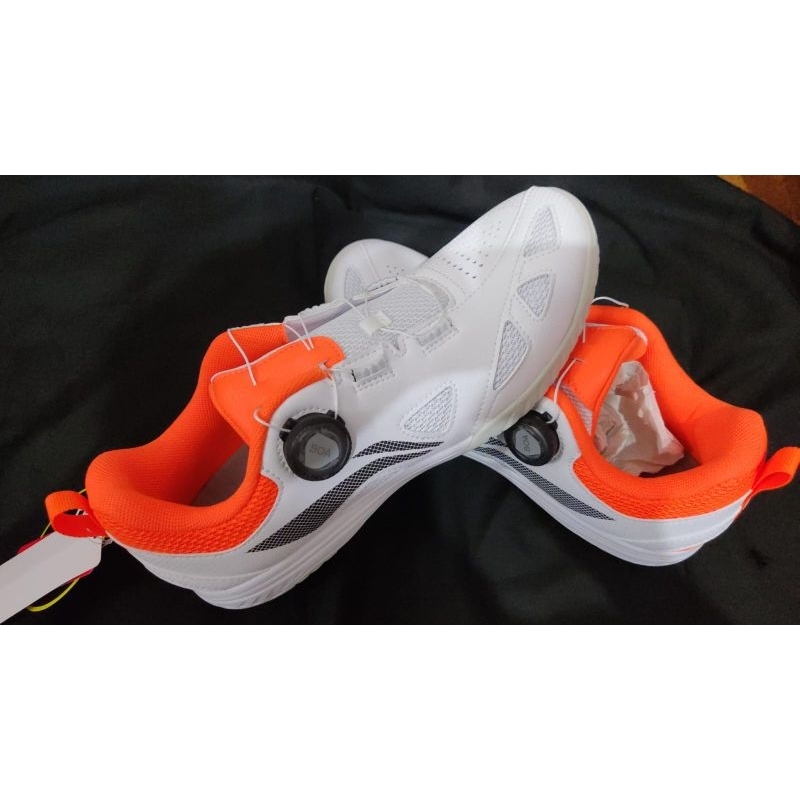 Jual Sepatu Lining Wang Chu Qin / EU 43 / CN 27 / Pingpong Tenis Meja ...