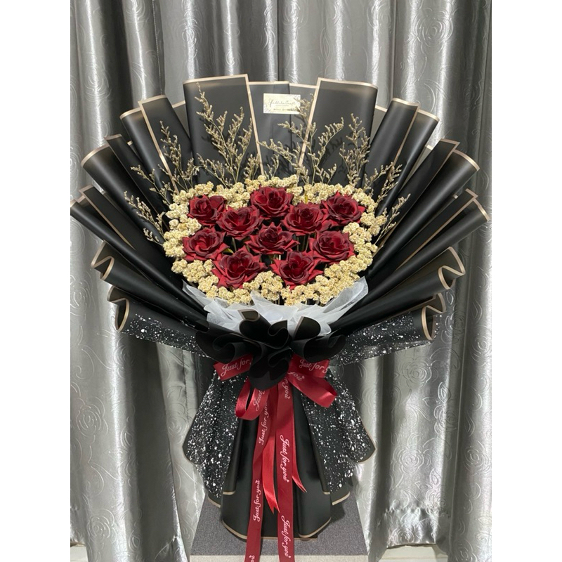 Jual Buket bunga mawar dan edelwes bentuk love | Shopee Indonesia
