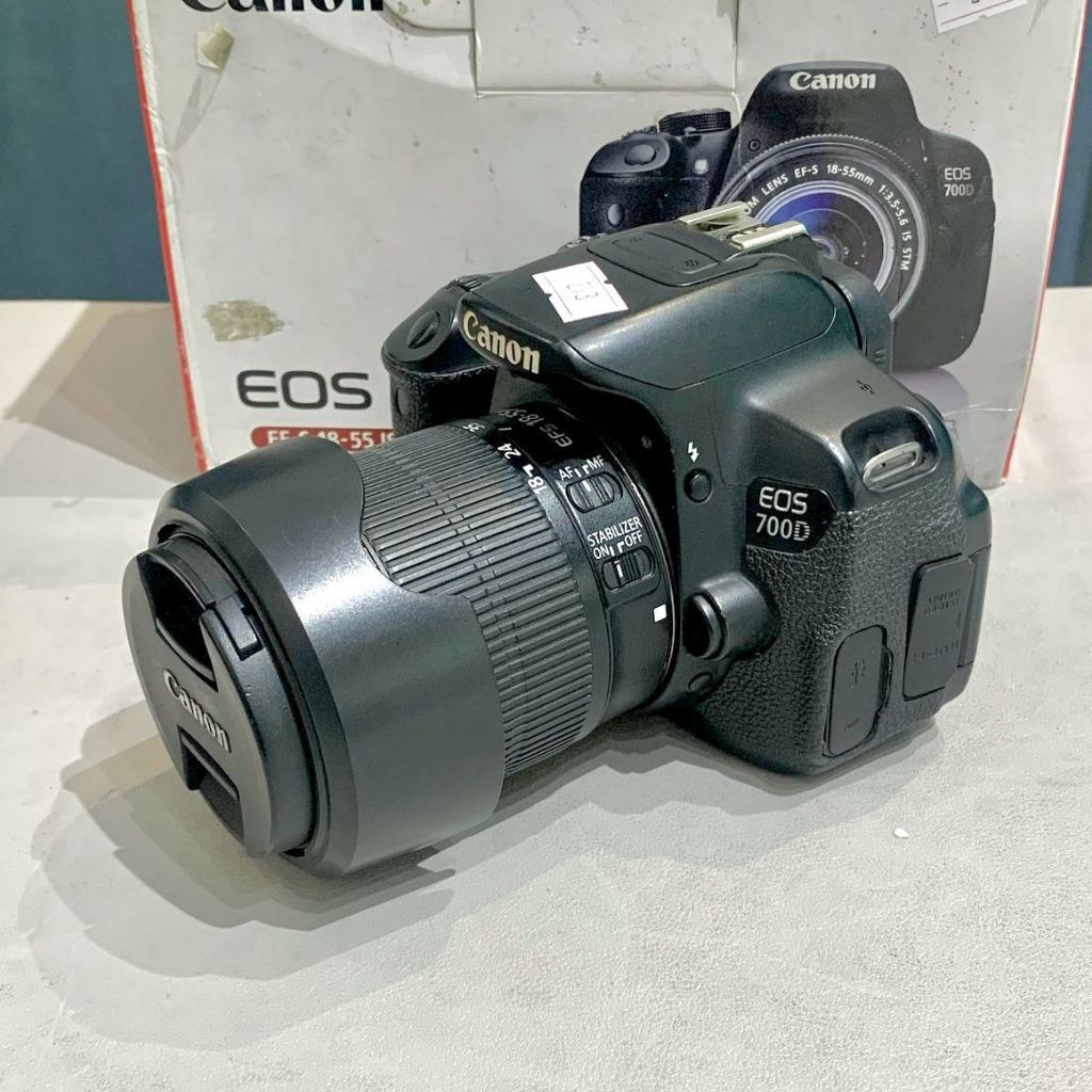 Jual Canon EOS 700D DSLR Layar flip touchscreen | Shopee Indonesia