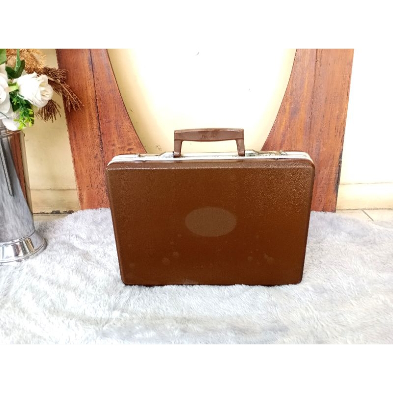 Jual Koper Jadul Antik Merk PRESIDENT Vintage lawas Dekorasi Tua Kuno ...