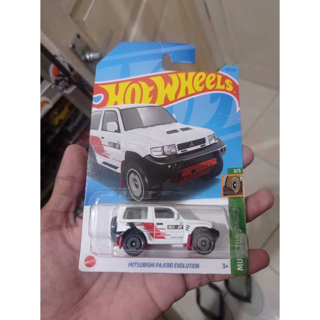 Jual hotwheels jeep Mitsubishi Pajero sport evolution dakar rally art ...