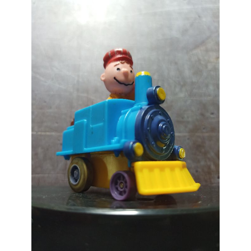Jual Figure Cartoon Snoopy Character Charlie Brown Train Conductor ...