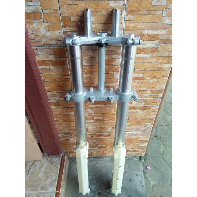Jual Shock depan Klx USD KLX upside-down KLX set as tabung kanan kiri dan segitiga atas bawah ...
