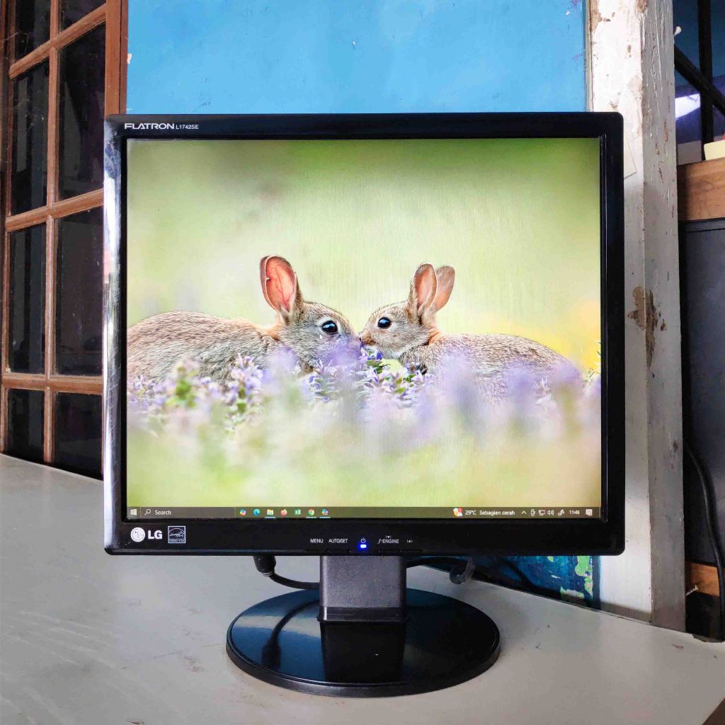 Jual Monitor Merk LG Lcd 17 inch Square Kotak Kondisi Normal | Shopee ...