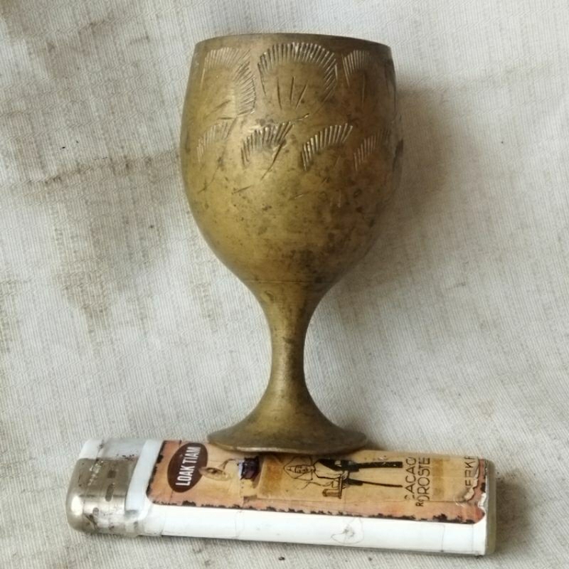 Jual Pajangan Vintage Gelas Kuningan Ukir 8 cm | Shopee Indonesia
