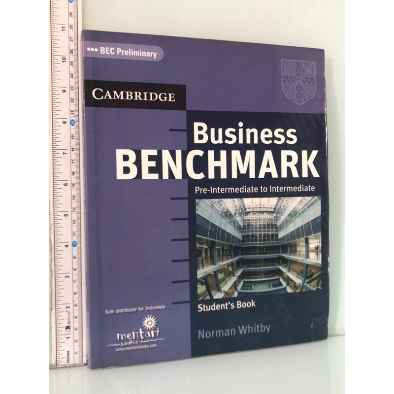 Jual Business BENCHMARK Pre-Intermediate to Intermediate Students Book ...