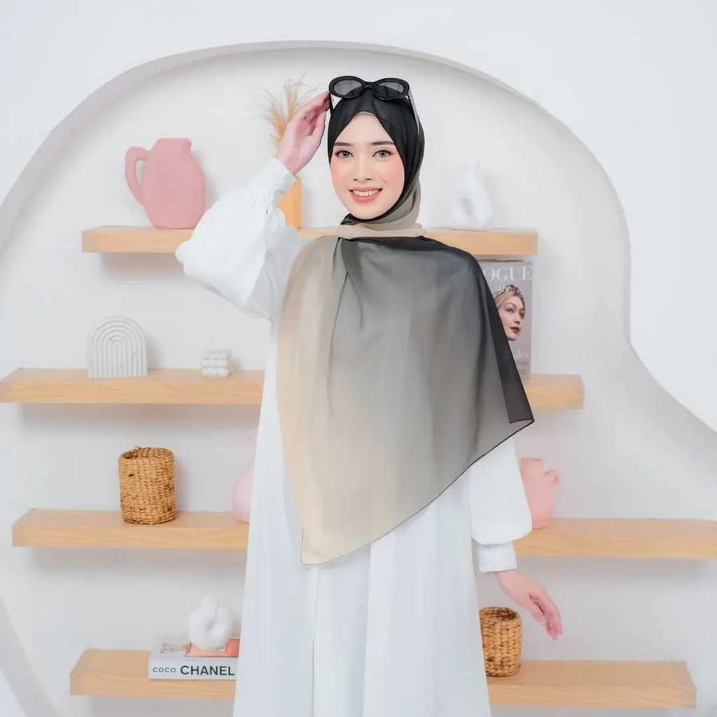 Jual pashmina gradasi warna hitam cream bahan ceruty | Shopee Indonesia