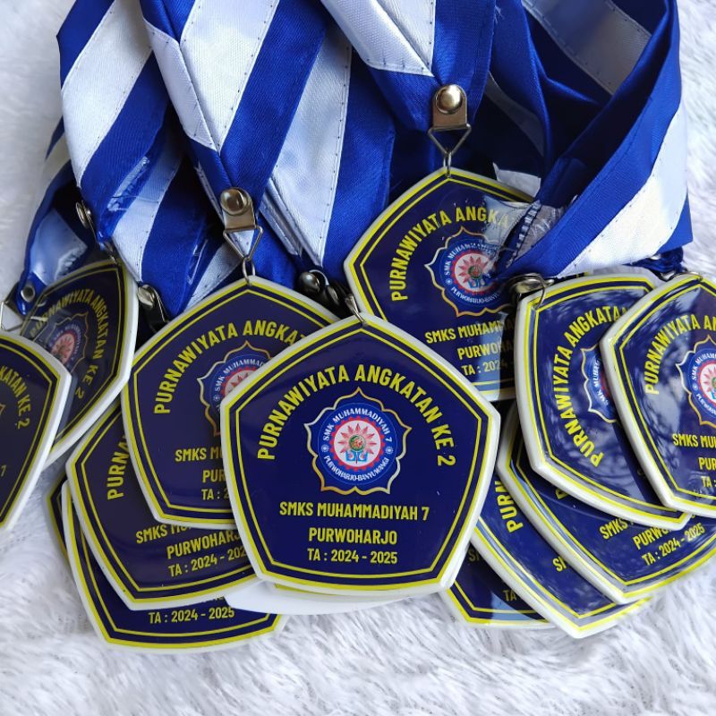 Jual Medali Wisuda Custom / Medali Akrilik Resin / Medali Kelulusan ...