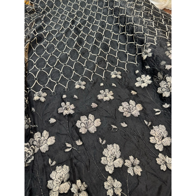 Jual Kain Organza Silk Premium EMBROIDERY MOTIF || Harga Per Setengah ...