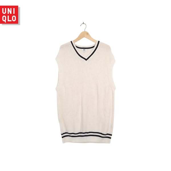 Jual Vest Rajut Unisex Academia Uniqlo Broken White (KODE : B74-29 ...