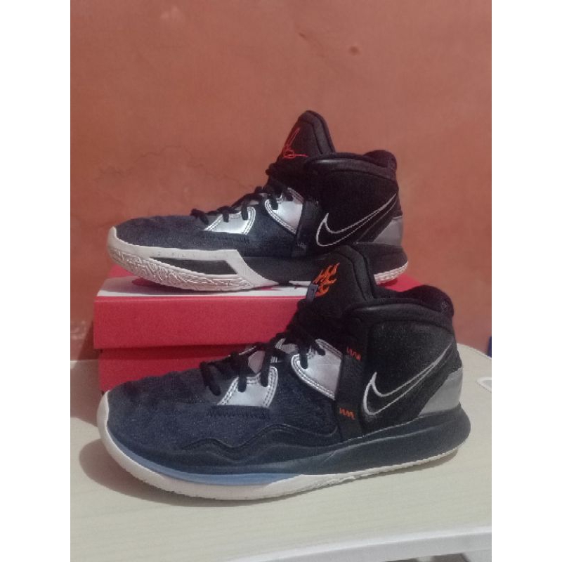 Jual sepatu basket second size 44 (good condition) | Shopee Indonesia