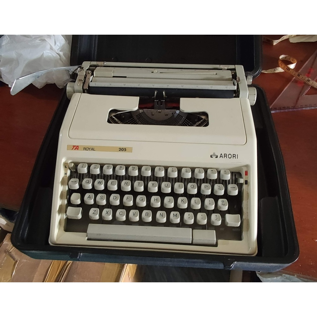 Jual Mesin Ketik Jadul bekas merek ARORI | Shopee Indonesia