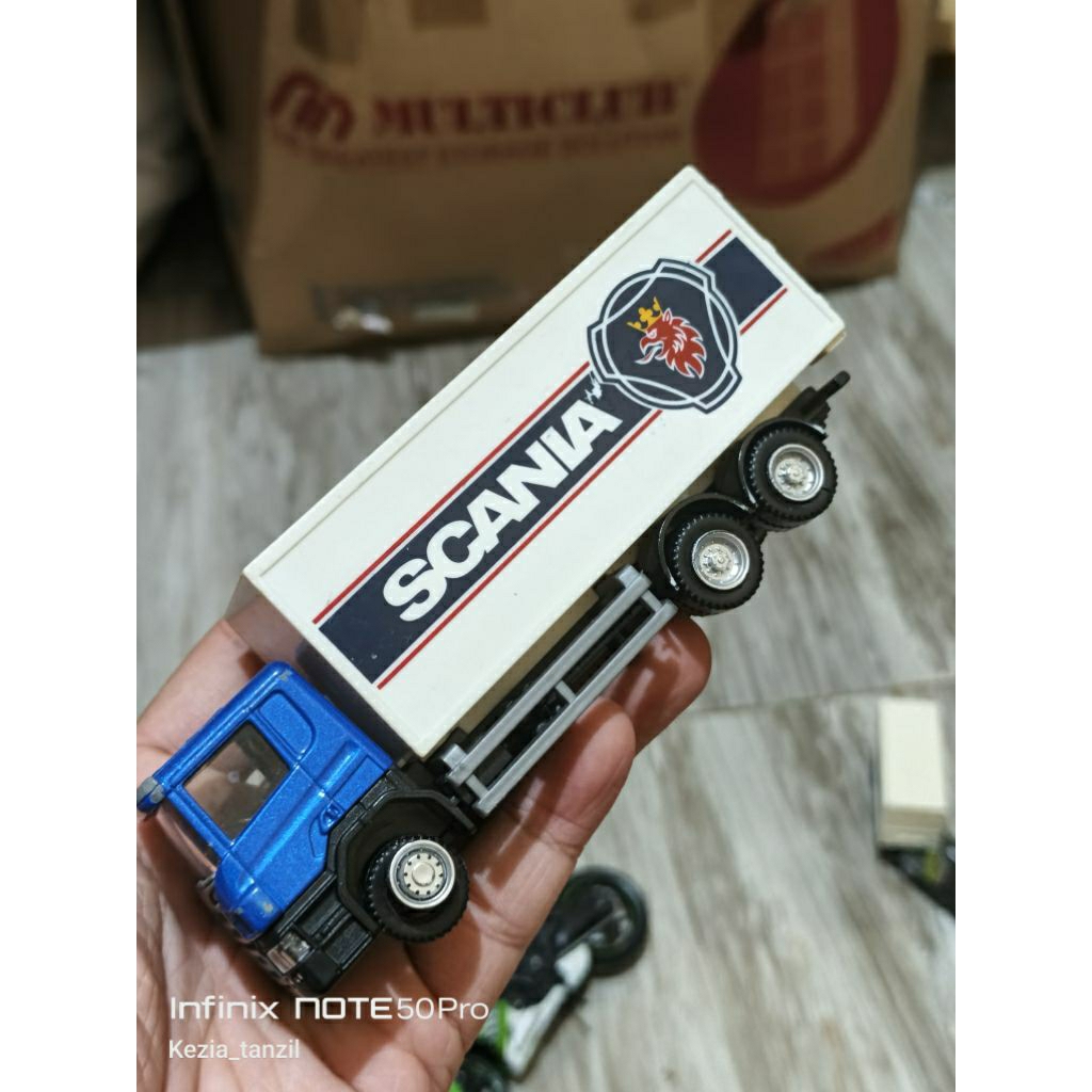 Jual DIECAST DIE CAST JUALAN MAINAN MOBILAN MOBIL TRUCK TRUK KONTAINER ...
