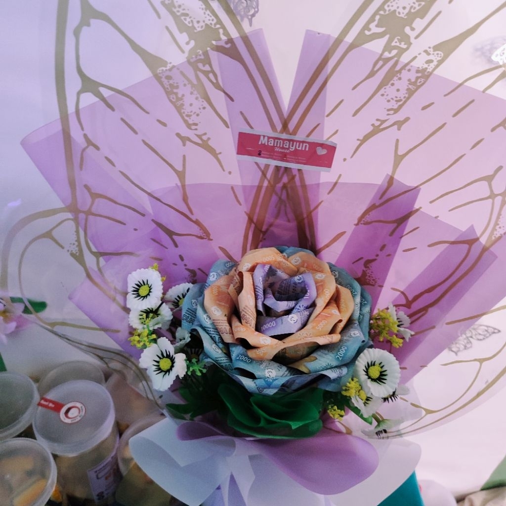 Jual Buket Uang Bentuk Bunga Mawar Cantik dengan Bisa request Cocok ...