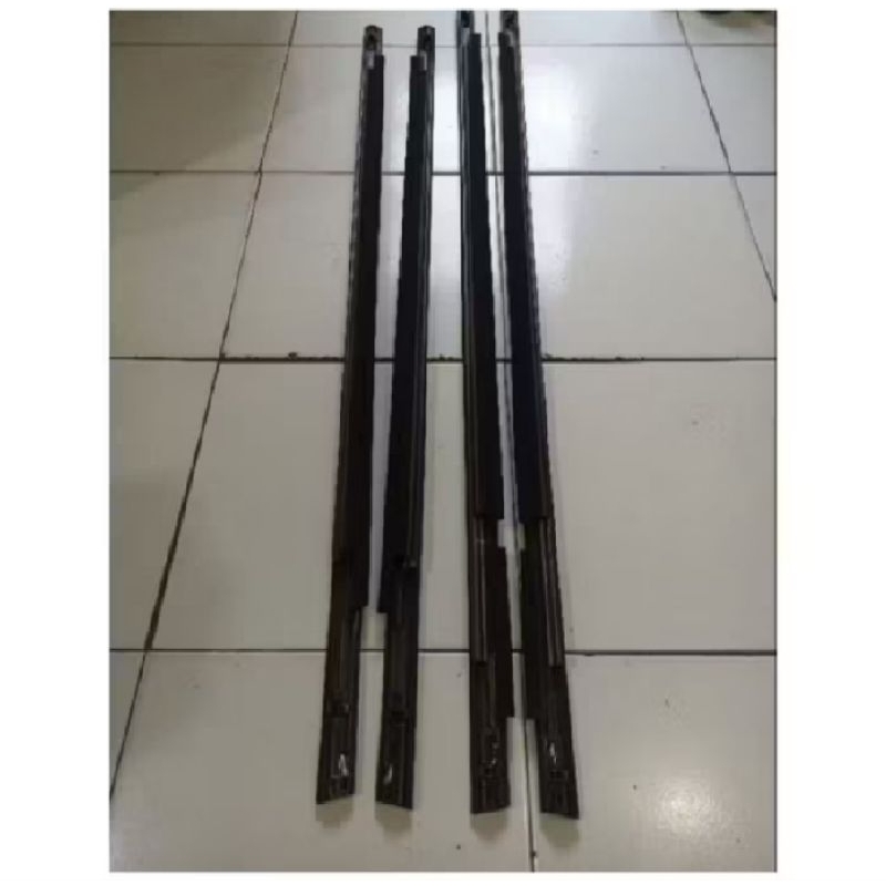Jual weatherstrip karet pelipit kaca luar mobil Mitsubishi Xpander ...
