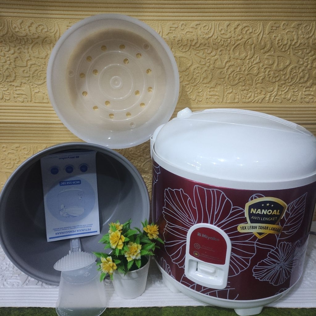 Jual Rice cooker MIYAKO MCM-558 SBC 2 Liter Anti lengket Magic com ...
