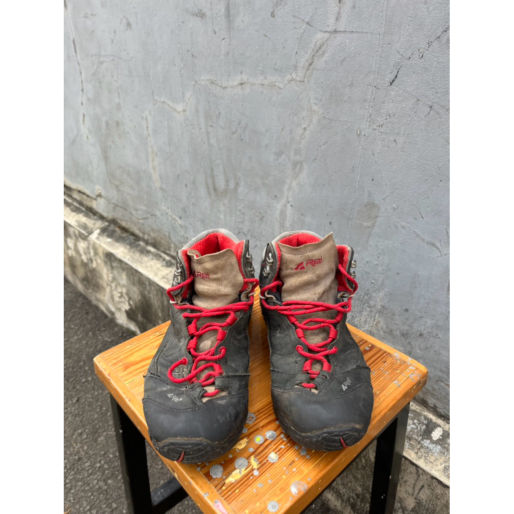 Jual Prelove Sepatu Gunung REI )Outdoor) | Shopee Indonesia
