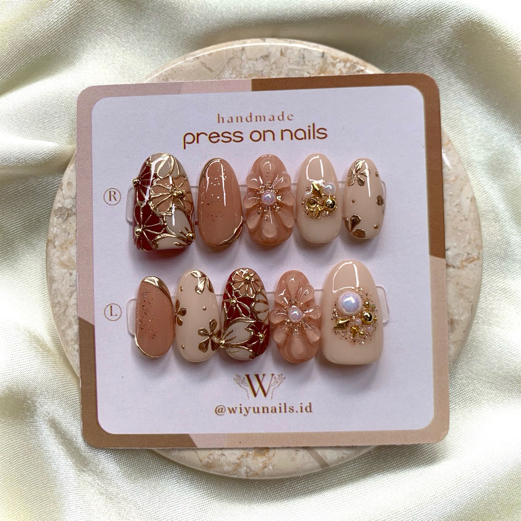 Jual MARIGOLD Press On Nails Dark Choco and Nude 3D Flower Chrome Gold ...