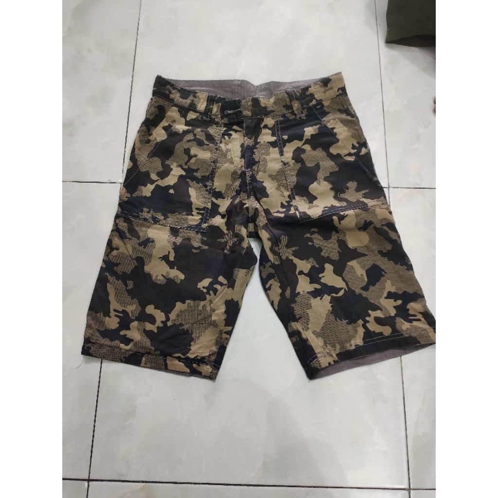 Jual Celana Pendek Pria 2 Sisi (Bolak-Balek) Rocksky Motif Doreng ...