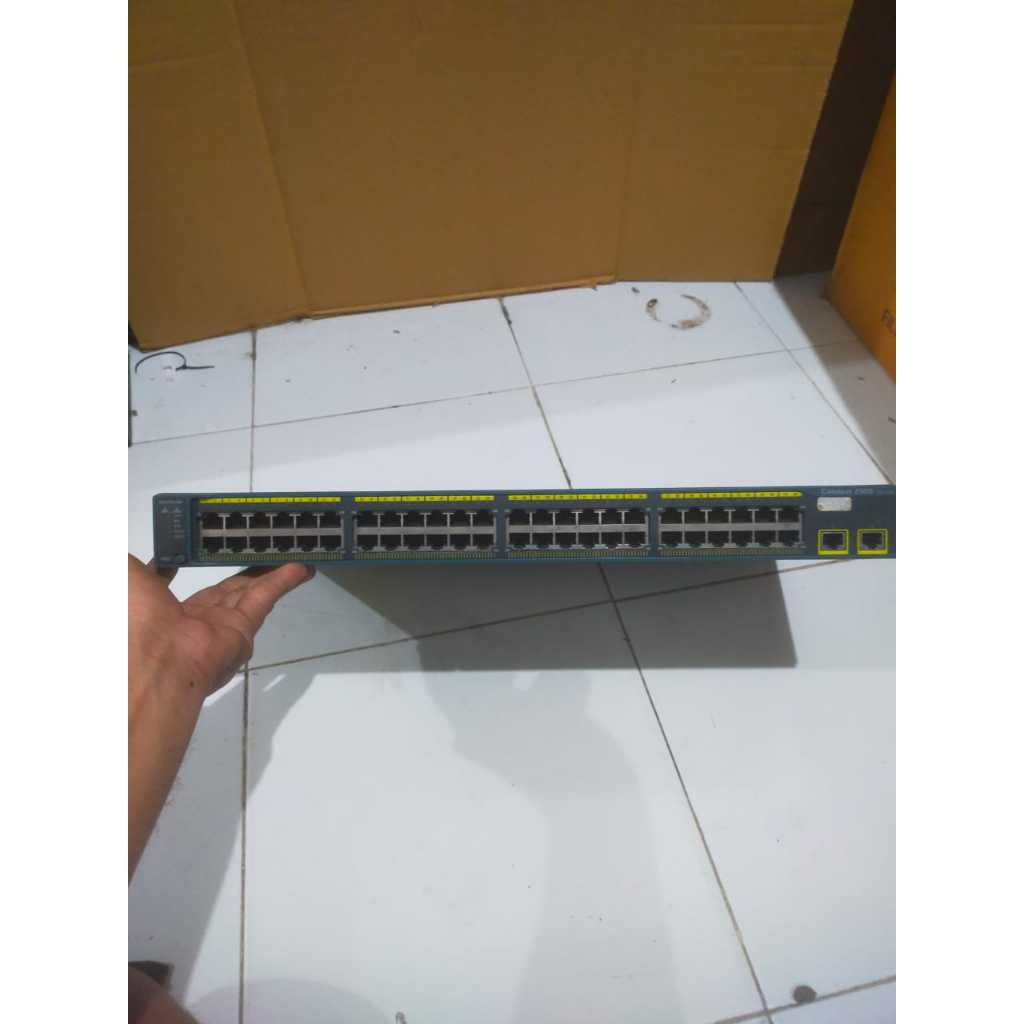 Jual Cisco Catalyst 2960 series Type Switch WS-C2960-48TT-L V03 48 Port | Shopee Indonesia