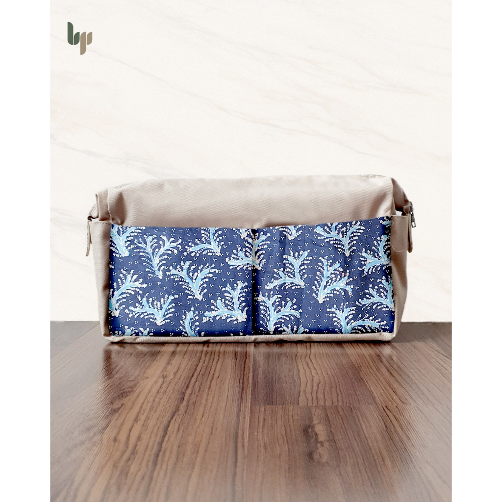 Jual Batik Pouch | Tempat makeup serbaguna | Tas Kosmetik Carry Blue ...