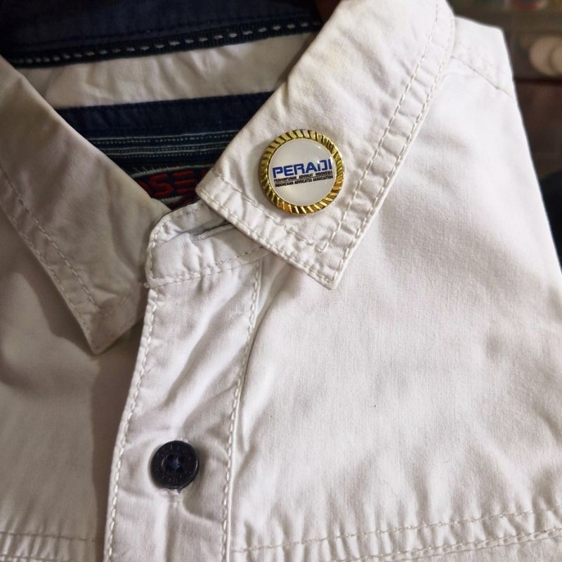 Jual PIN PERADI MODEL PIN KERAH MAGNET - LENCANA PERADI | Shopee Indonesia