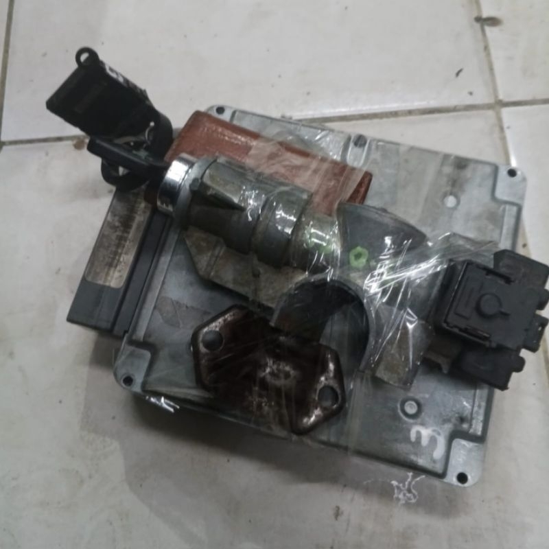 Jual ECU SET Ford Escape 2.0 Copotan | Shopee Indonesia