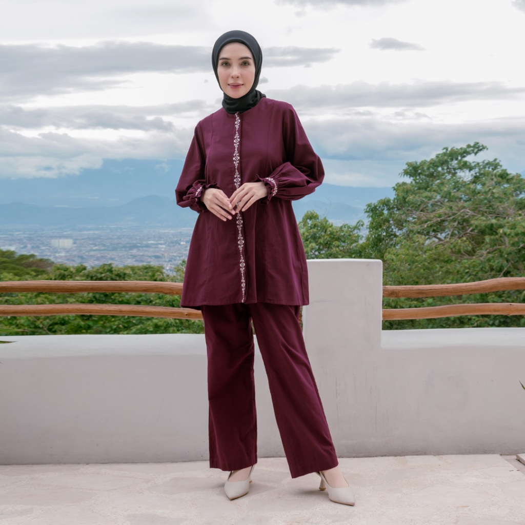 Jual Nomitee's X Russ Yasmina Set Setelan Wanita | Shopee Indonesia