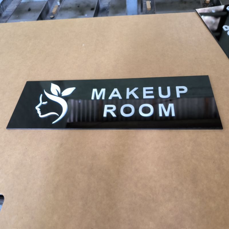 Jual sign makeup room / ruang rias akrilik / acrylic sign ukuran ...