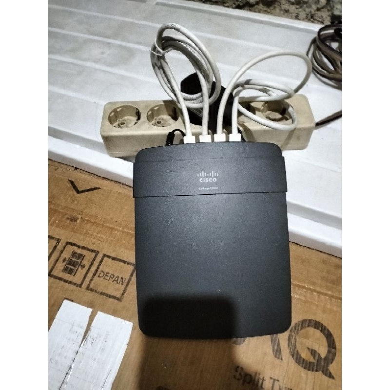 Jual Cisco Linksys E900 unit aja tanpa adaptor | Shopee Indonesia