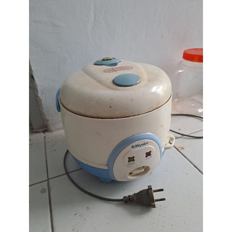 Jual miyako magicom 0.6 rice cooker miyako mini | Shopee Indonesia