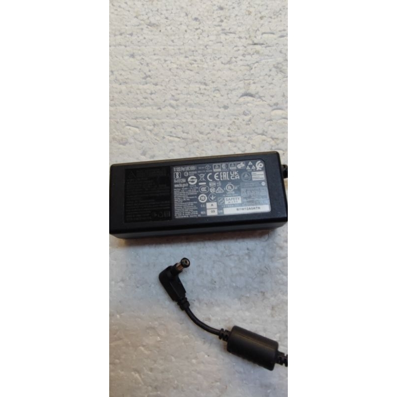 Jual Adaptor DELTA ADP-65DE B 19V 3,42A Jack 5,5mm | Shopee Indonesia