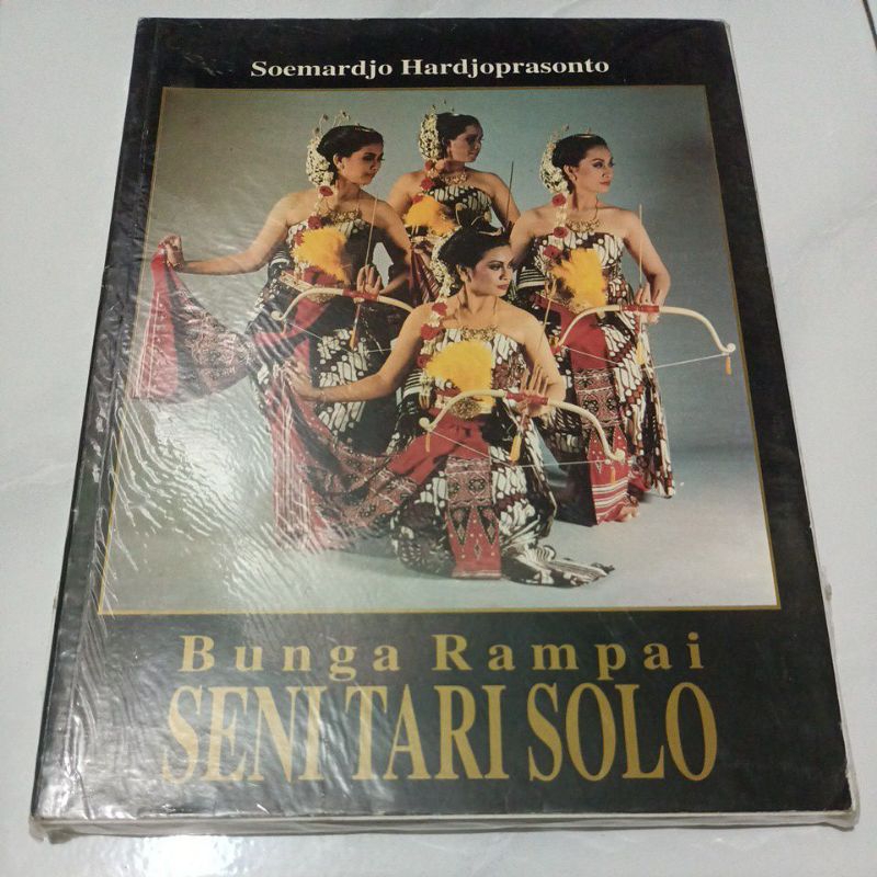 Jual buku bunga rampai seni tari solo - soemardjo hardjoprasonto ...