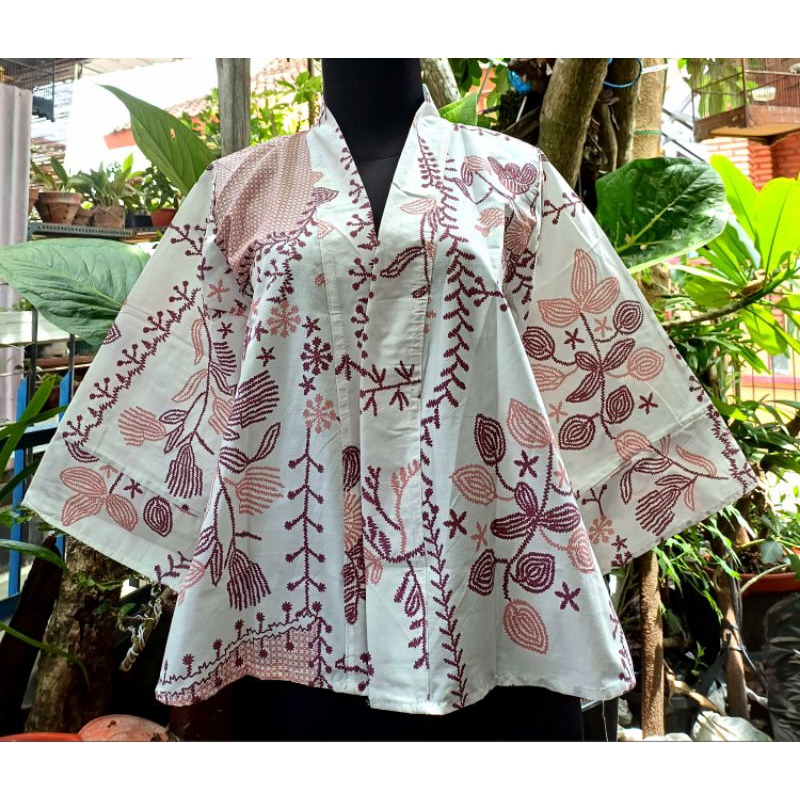 Jual OUTER BLAZER BATIK CROP TOP KEKINIAN | Shopee Indonesia