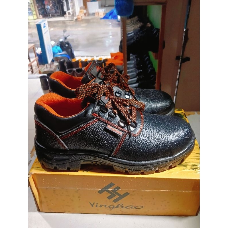 Jual SEPATU SAFETY UJUNG ADA BESI BARU PABRIKAN | Shopee Indonesia